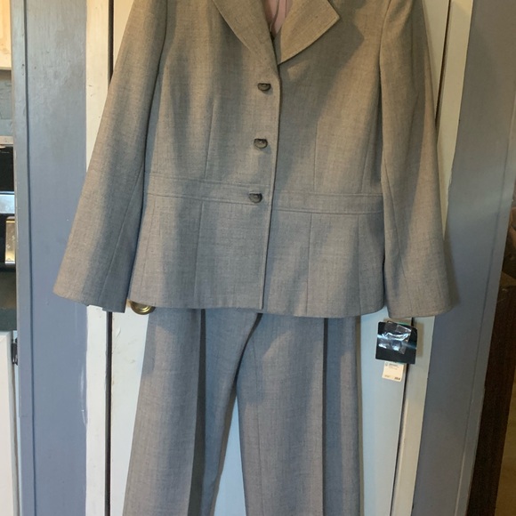 Rena Rowan | Pants & Jumpsuits | Rena Rowan Gray And Pink Womens Suit ...